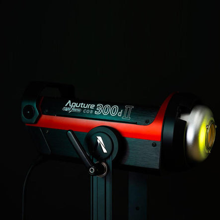 Aputure Light Storm C300D II 5500k CRI 96+ LED Video Studio Light – Hypop